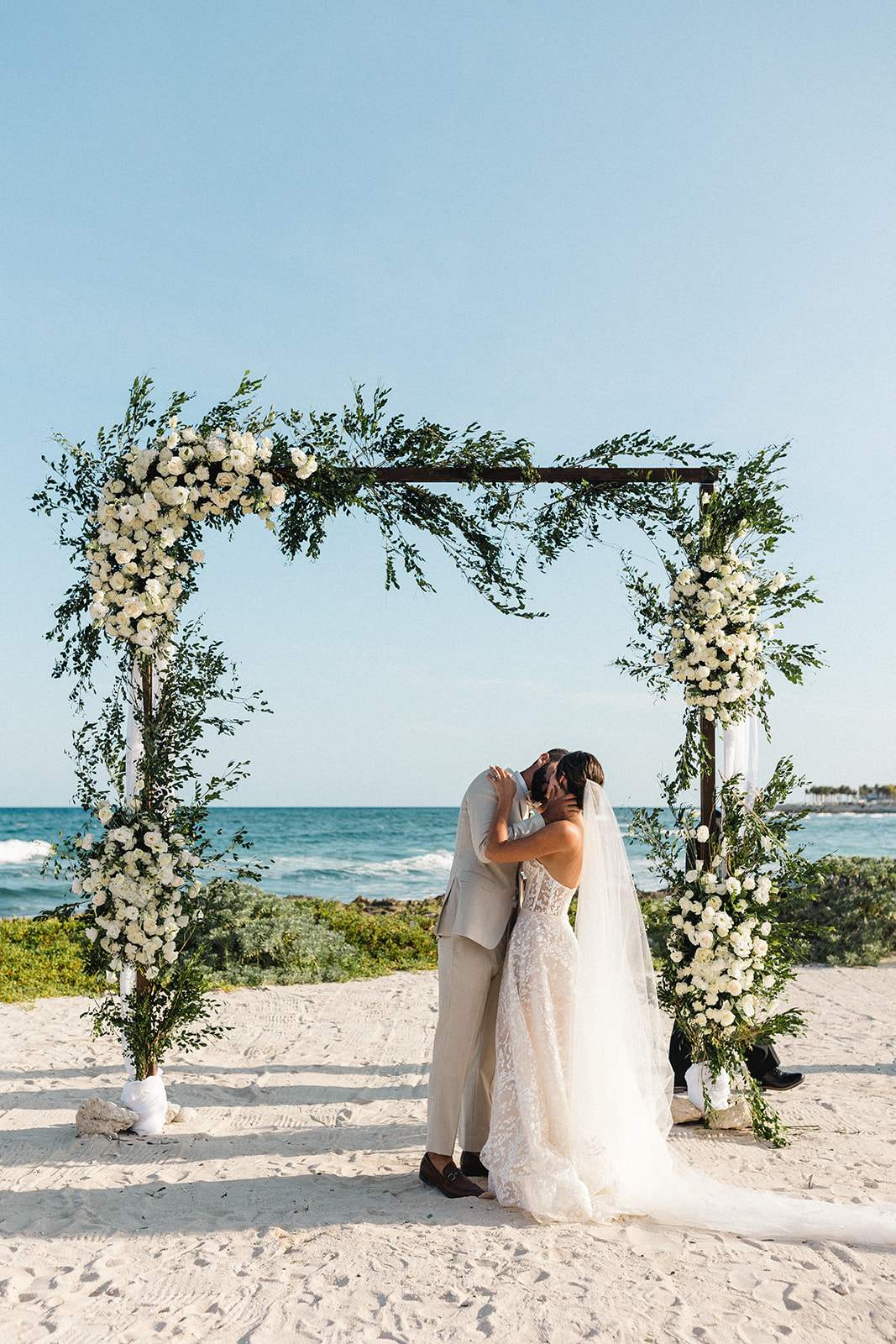 Alexis & Kris – Hilton Tulum – S.O.S. WEDDING PLANNERS